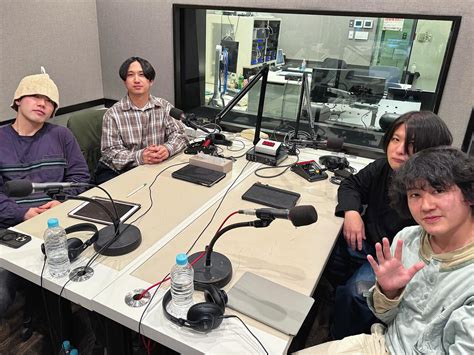 マカロニえんぴつ 公式 発売中の週刊少年ジャンプ最新号にvoはっとりのインタビューが掲載されています ️📝🙊🌈 Tvアニメ「アオの