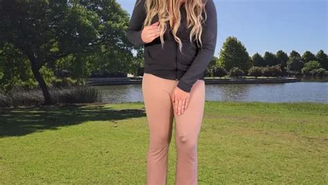 Monstro Pau Transsexual Provocando Em Parque Público Xhamster Br
