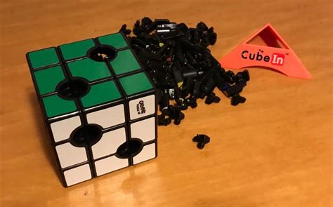 Evgeniy Button Cube 2 Holes CubeIn