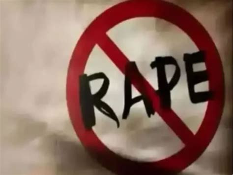യുവതിയുടെ നഗ്‌ന ദൃശ്യങ്ങള്‍ ഒളിച്ചിരുന്ന് പകര്‍ത്തി തുടര്‍ന്ന്
