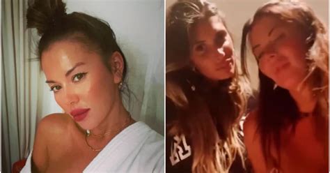 La reacción de Karina Jelinek ante la repercusión del video en el que besa a una amiga Infobae