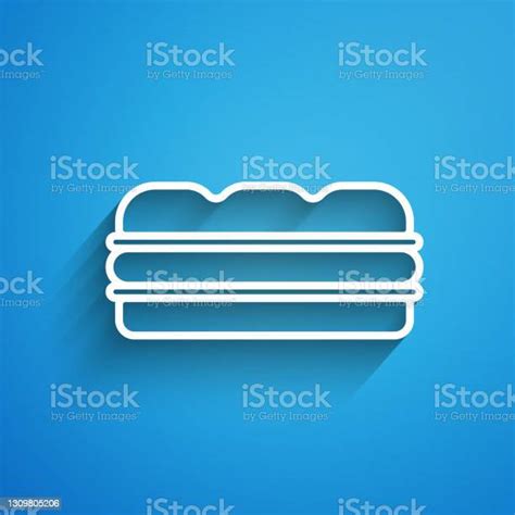 在藍色背景上隔離的白線三明治圖示漢堡圖示漢堡食品符號乳酪漢堡標誌街頭速食功能表長陰影向量向量圖形及更多一個物體圖片 一個物體 一片 三