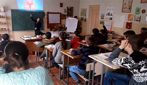 პანდემიის პირობებში თბილისიდან რეგიონის სკოლებში 700 მოსწავლე გადავიდა რაზე საუბრობენ