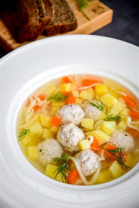 Вкусный суп с фрикадельками из индейки и домашней лапшой СделаемВкусно ру