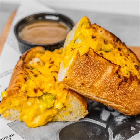 Сандвич с Пилешко и Моцарела ️ Хрупкав вкус Fresha Bg