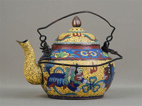 Чайник металл эмаль клуазоне высота 14 2см Китай вторая половина Xix века — Антикварная