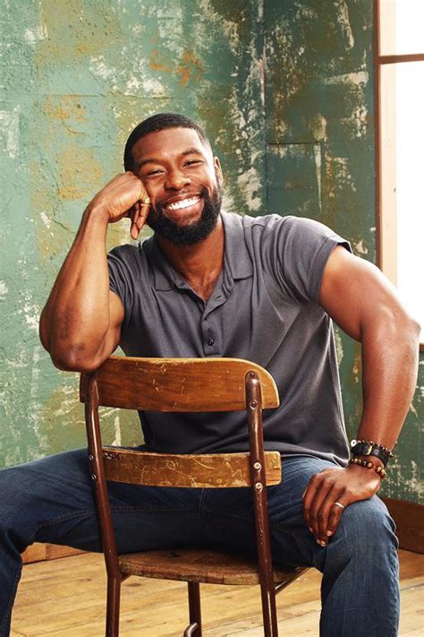 Trevante Rhodes Scrolller