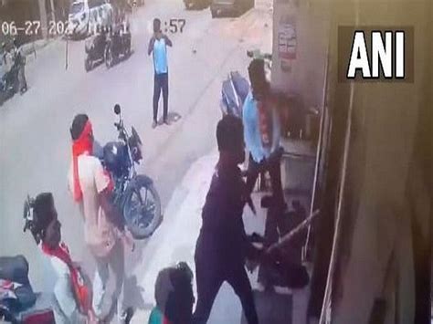 Maharashtra Political Crisis Sena Workers Vandalise Office Of
