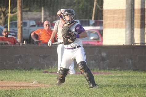 Eustace Beats Mineola 14 2 To End Season Mabank Monitor And Lake Area Leader