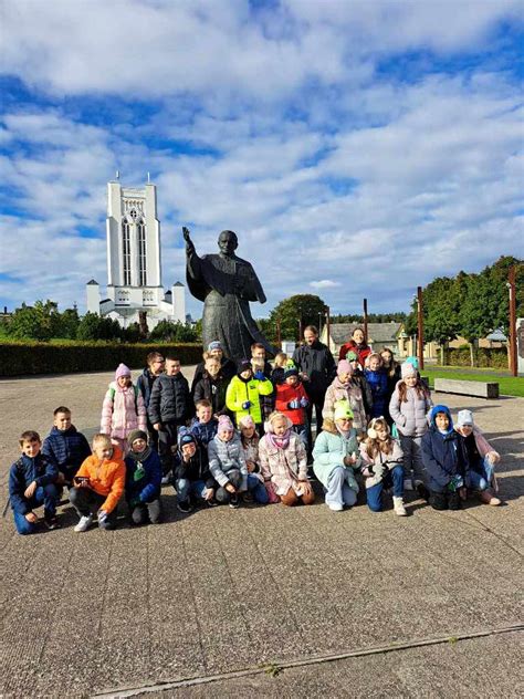 Spalio 17 D Antradienį 3c Ir 3b Klasės Keliavo į Šiluvą Vilniaus R