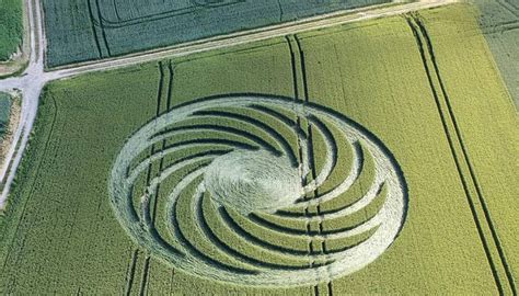 5 Nuevos Crop Circle Son Reportados En El Reino Unido Suiza Y Rusia