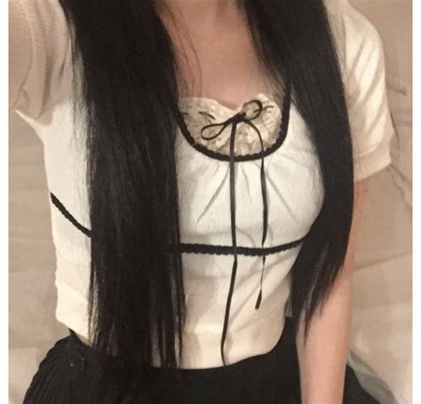 [44추천 빈티지] 데이지 프릴 레이스 크롭 반팔티 에이블리