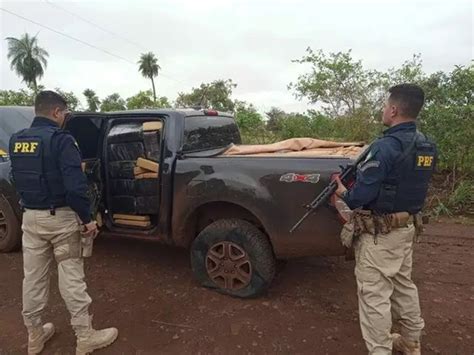 Parado Pela PRF Traficante Foge E Abandona Ranger Roubada 1 5 T De