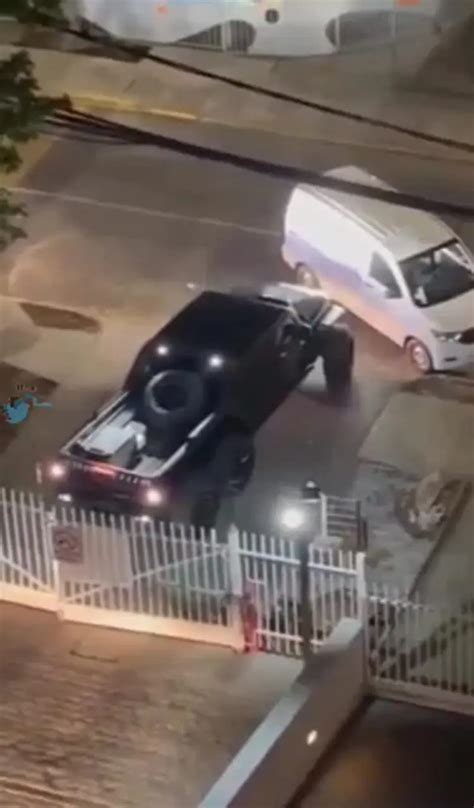 فیلم انتقام راننده خشمگین از همسایه بی توجه گفتم جلوی پارکینگ توقف نکن