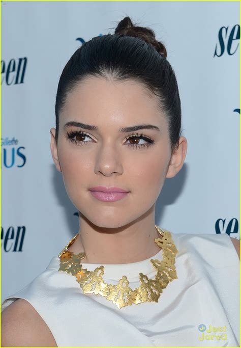 Kendall And Kylie Jenner Seventeen Mag Signing Photo 486112 Photo