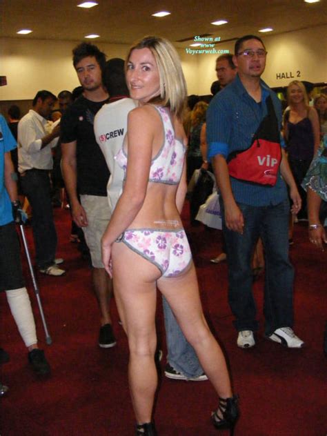 Nude Me On Heels Nude At Sexpo 2010 October 2010 Voyeur Web