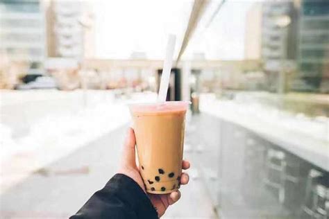 「奈雪的茶」創始人懟「喜茶」抄襲，你的茶飲店如何避免被同質化 每日頭條