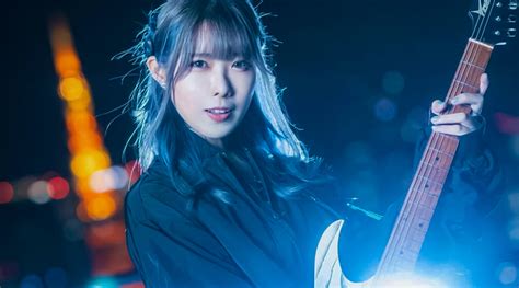 Artist Interview With Mayto Shop Vola Guitar