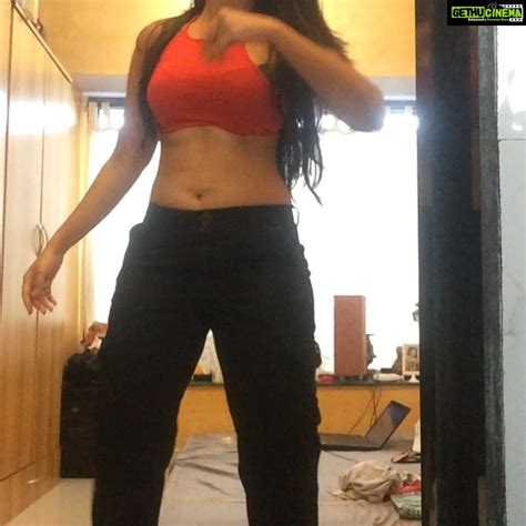 Shruti Bapna Instagram Learnt Some Basic Level Belly Dancing Ages Ago