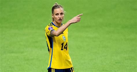 Fotboll Bakslaget för Sverige Nathalie Björn missar EM kvalmatcherna