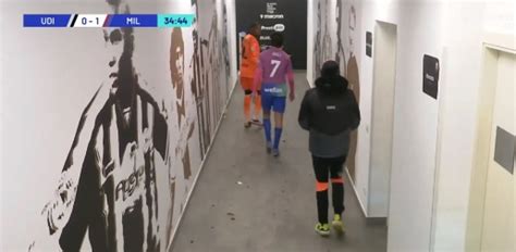 축구가 혐오의 스포츠가 되고 있다ac밀란 Gk 원숭이 구호 격분→10분간 경기 중단 나무뉴스