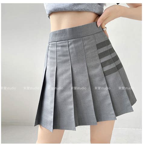 Tb短裙女高腰百褶裙a字半身裙春夏灰白杠西装裙学院风王心凌同款虎窝淘