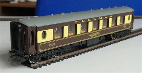 Wrenn W6001 2nd Class Pullman Car 73 Browncream Livery Excellent