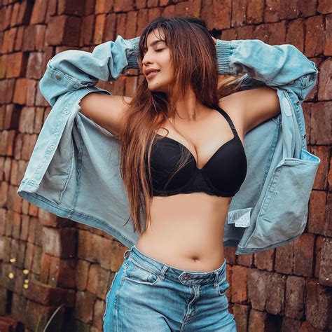 Vaibhavi Joshi Navel Show In Jeans R Navelnsfw