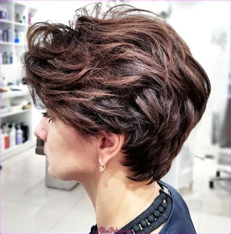 Como Usar O Cabelo Encaracolado De Pixie Bom Penteados