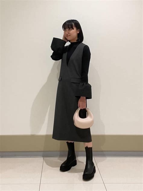 大人のジャンパースカートの選び方とおすすめのコーデ27選｜春夏秋冬の季節別コーデのコツと着こなし術 Uaコラム／ua Columns