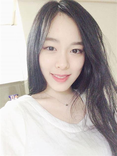 얼짱 오늘의 훈녀 분당에 사는 18살 이수빈 양~ 천사미소 ㅎㅎ 훈남 훈녀 제보 받습니다~