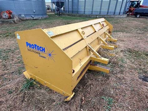 Protech Snow Pusher 12 Wide With Rubber Cutting Edge Front End Wheel Loader Mount On Bucket