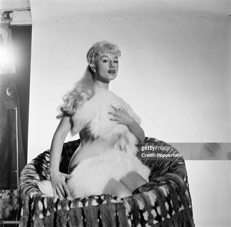 English Model And Actress Pamela Green Posed During A Glamour Photo News Photo Getty Images