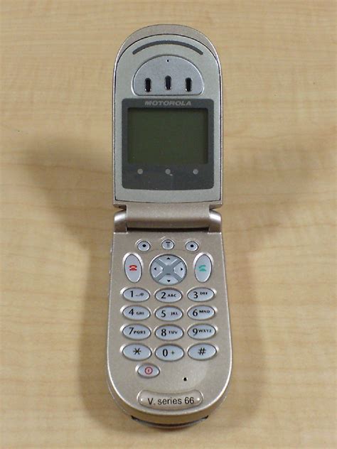 Motorola V66