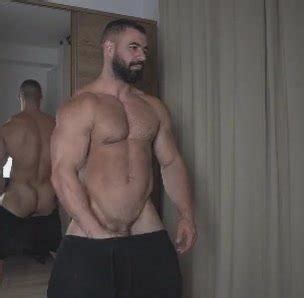 Bearded Musclehunk Naked Tease Thisvid Com