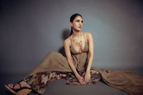 Vaani Kapoor Oozes Oomph In Cleavage Baring Outfit Check Out The Shamshera Divas Sexy Pictures
