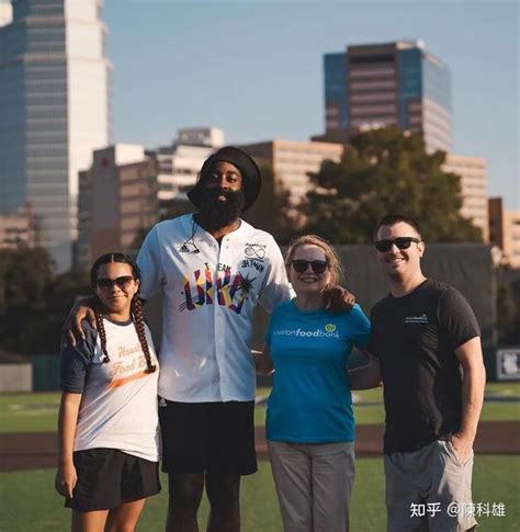 据nba内部人士透露，多支球队对哈登展开了追求 知乎