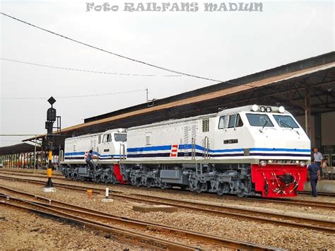 Gambar Jenis Lokomotif Kereta Api Indonesia Digunakan Pt Kai Cc204