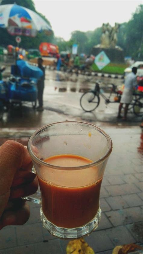 کیتلی پر نگاہ ان کی ہو کیسے چاۓ کا پھر نہ دم نکلے ♨☕