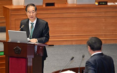 대정부질문에 답하는 한덕수 총리 서울경제