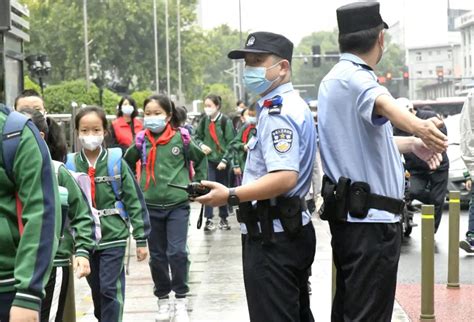 护校安园，为孩子们撑起“安全伞”