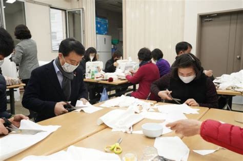 이승로 성북구청장 성북동 주민들과 함께 수제 ‘면 마스크 제작