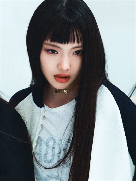 가장 핫한 패션 아이콘 뉴진스와 디올의 만남 하퍼스 바자 코리아 Celebrity Magazines Harpers