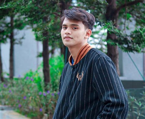 Kurang Menyanyi Syahmi Irfan Sibuk Buka Kelas Main Badminton Utusan