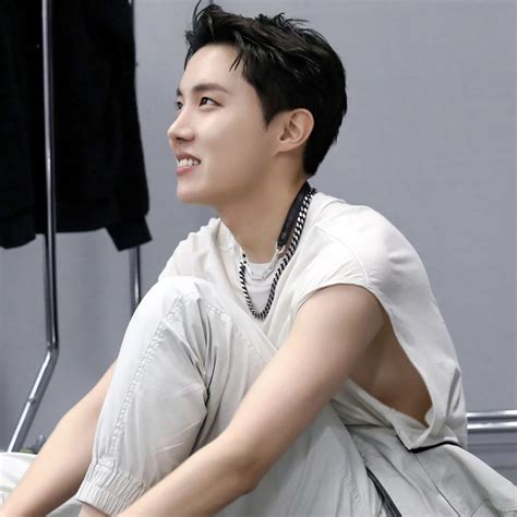 Pin On Bts Jhope Hoseok Jung Hoseok