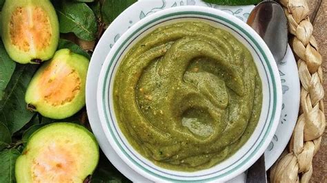 Guava Chutney Recipe हिवाळ्यात बनवा चटपटीत पेरूची चटणी नोट करा सोपी