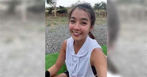 小嫻玩ai虛擬化身卻輸「素顏滴汗」照 粉絲大讚：這張最美 Yahoo奇摩汽車機車