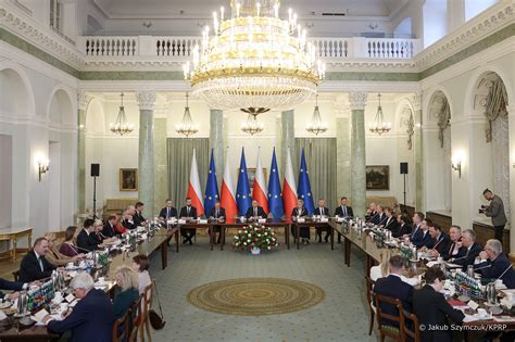 Posiedzenie Rady Gabinetowej Ws Strategicznych Inwestycji W Polsce