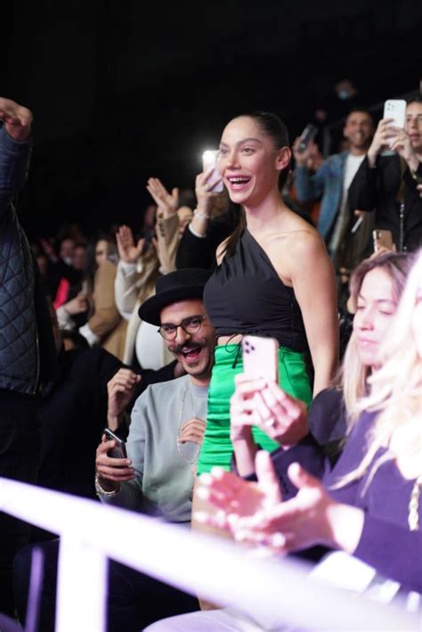 מה גרם לנסרין קדרי להישבר בבכי בהופעה Tmi