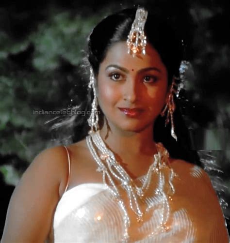 Radhika Sarathkumar Tamil Actress Hot Sleeveless Blouse Saree Photos Hd